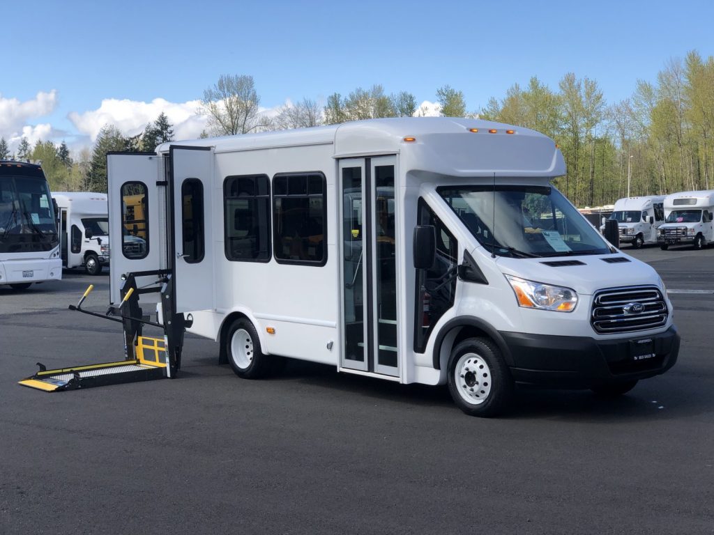 2019 Ford Starcraft Starlite 8 Passenger + 2 Wheelchairs Shuttle Bus ...