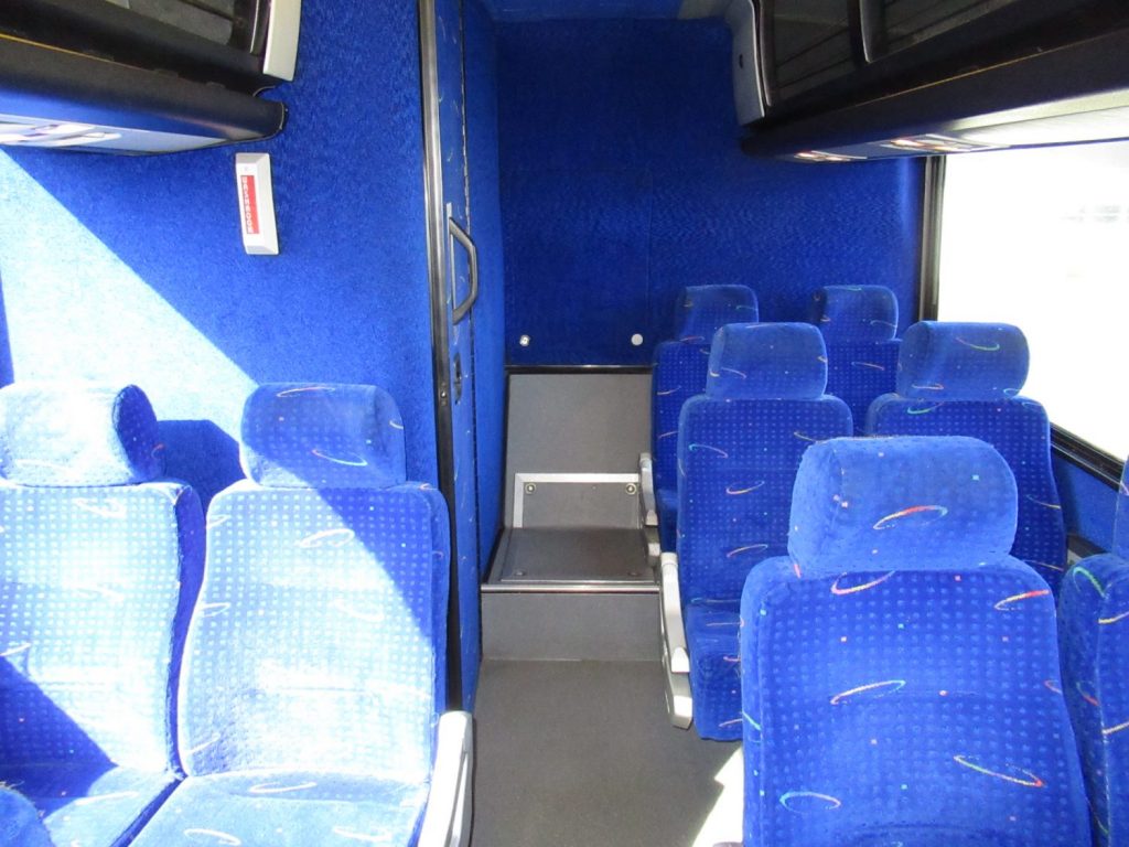 2003 MCI F3500 36 Passenger Coach Bus - C90142 | Northwest Bus Sales, Inc