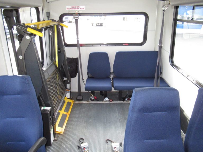 2013 Ford Champion Crusader 12 Passenger Shuttle Bus - S28836 ...