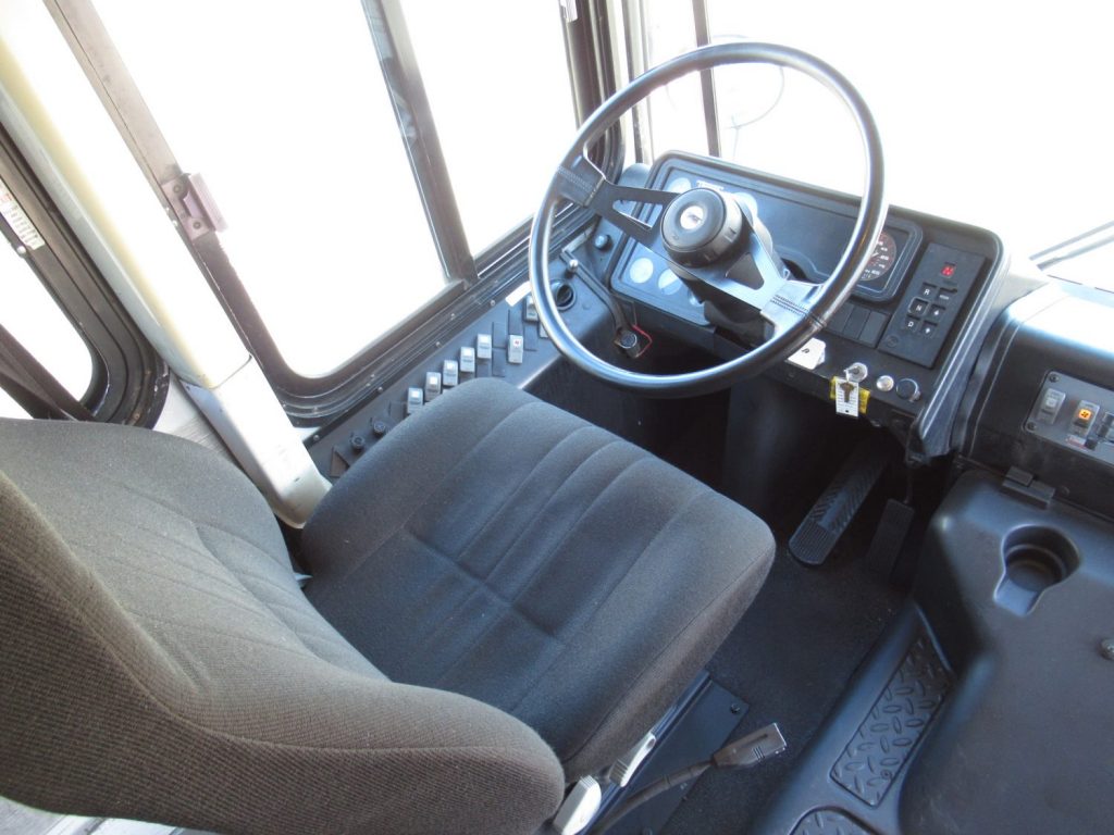 2003 Thomas Front Engine 44 Passenger Commercial Bus - B33235 ...