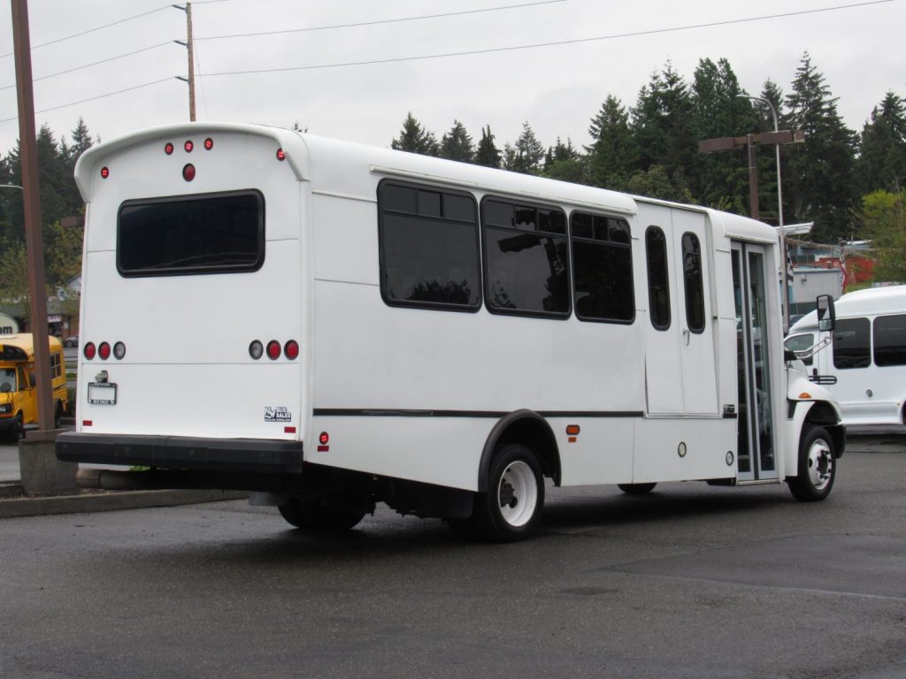 2011 IC Champion Defender 21 Passenger ADA Shuttle Bus - S54635 ...