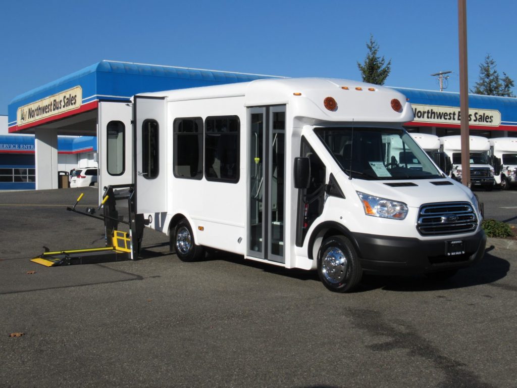 2019 Ford Starcraft Starlite 8 Passenger + 2 Wheelchairs Shuttle Bus ...