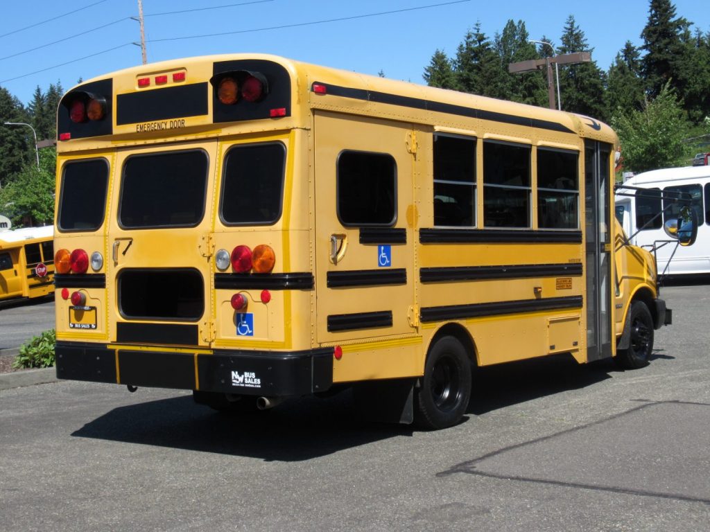 2006 Chevrolet Bluebird Handy Bus 12 Passenger & 1 Wheelchair - B40053 ...