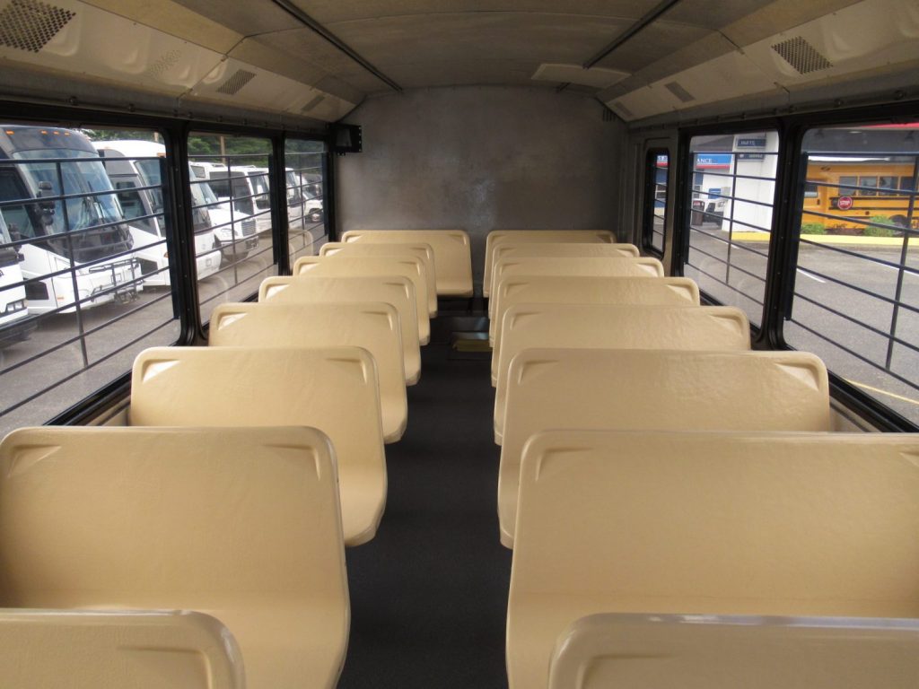 2005 MCI D4000 Prison Bus - 47 Inmates + 3 Solitary + 2 Guards Prison ...