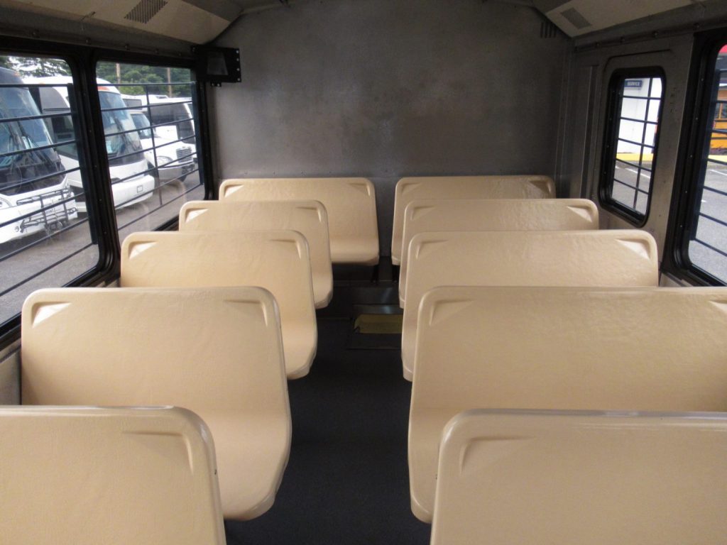 2005 MCI D4000 Prison Bus - 47 Inmates + 3 Solitary + 2 Guards Prison ...