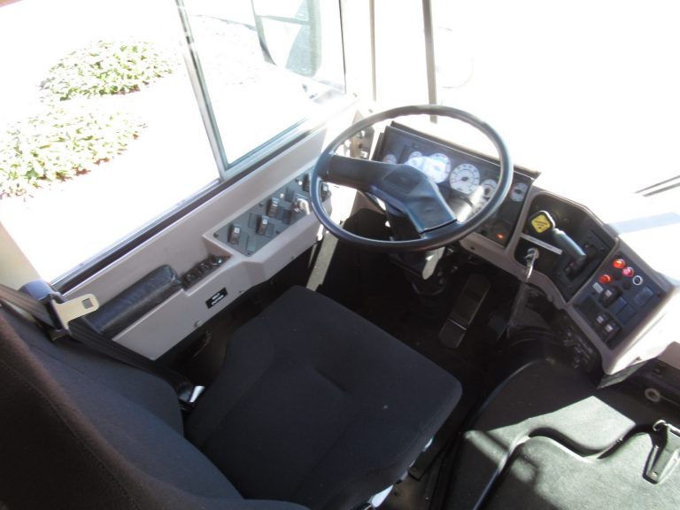 2008 IC FE 300 9 Row - 53 Kids / 35 Adults Short School Bus - B65102 ...