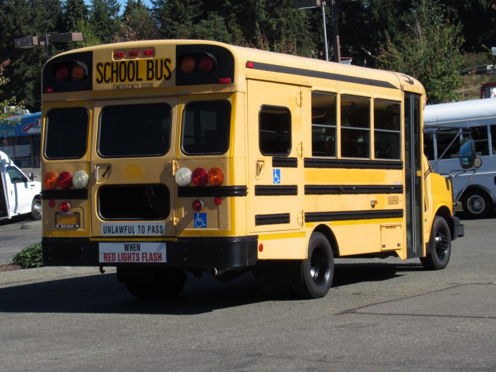 2006 Chevrolet Blue Bird Handy Bus 12+1 ADA Type-A School Bus - B14451 ...