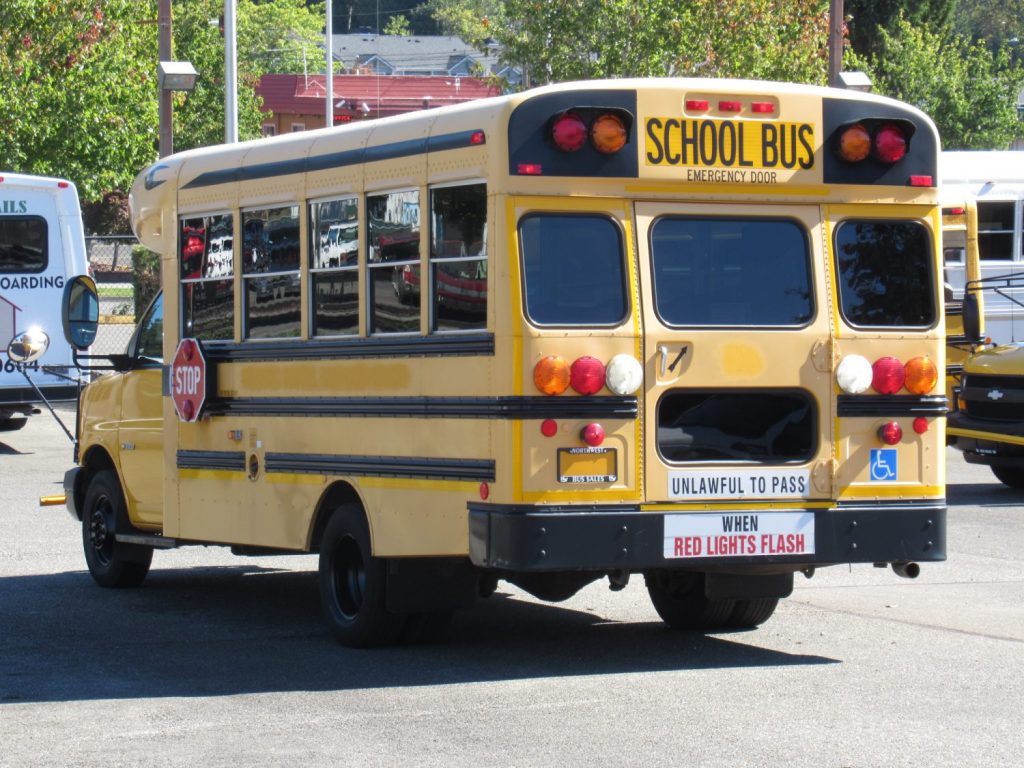 2006 Chevrolet Blue Bird Handy Bus 12+1 ADA Type-A School Bus - B14451 ...