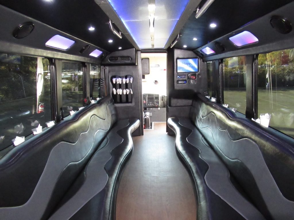 2007 Chevrolet Champion Party Bus 24-28 Passenger - S22562 | Northwest ...