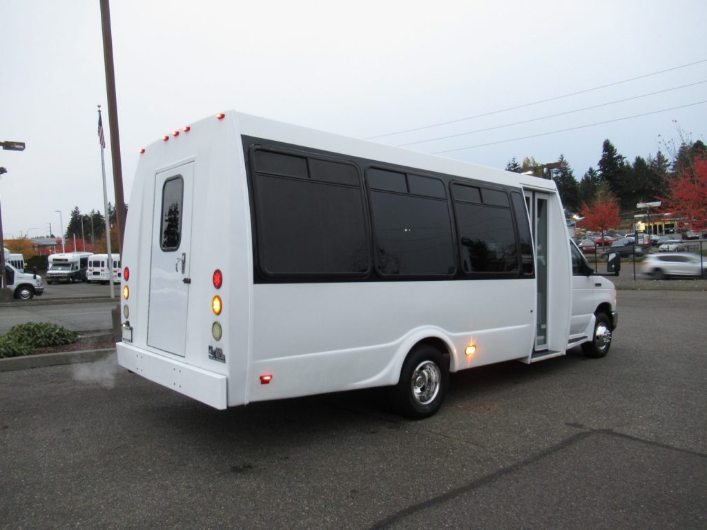 2010 Ford Federal 20 Passenger + Rear Luggage Shuttle Bus - S62898 ...