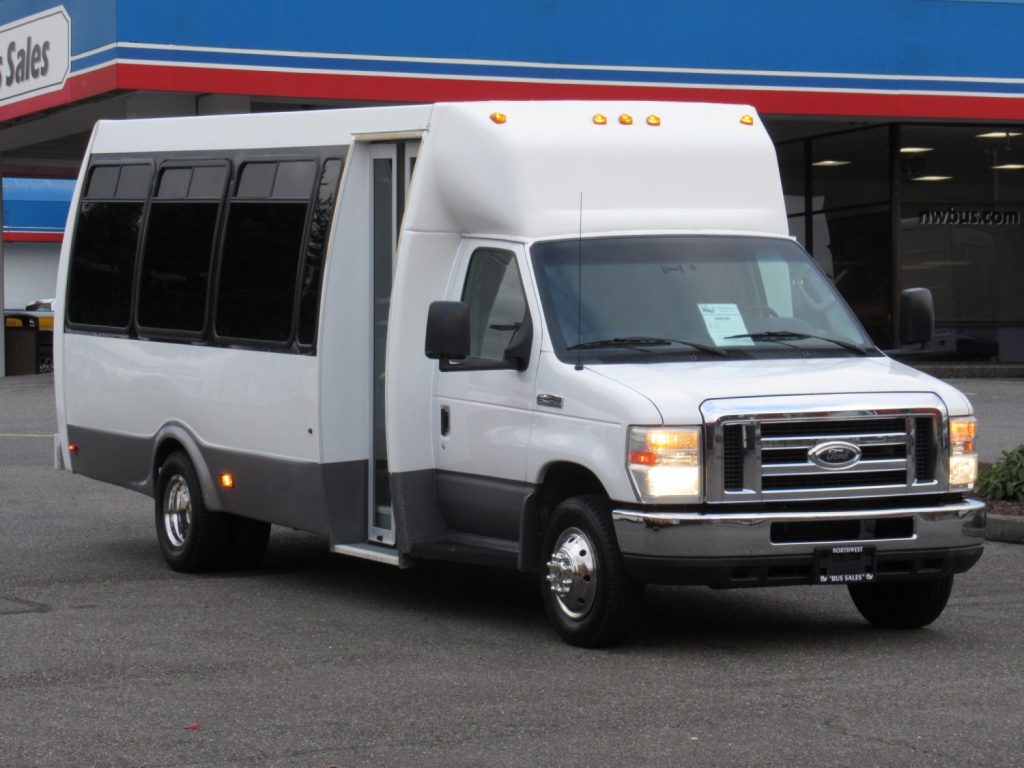 2010 Ford Federal 20 Passenger + Rear Luggage Shuttle Bus - S49190 ...
