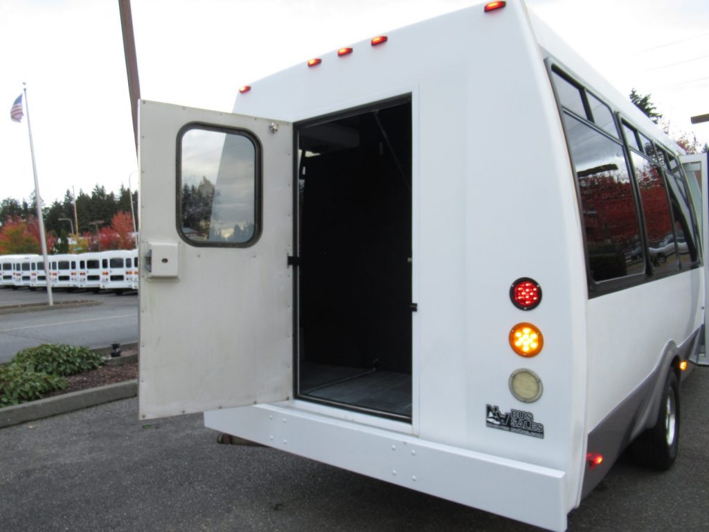 2010 Ford Federal 20 Passenger + Rear Luggage Shuttle Bus - S49190 ...