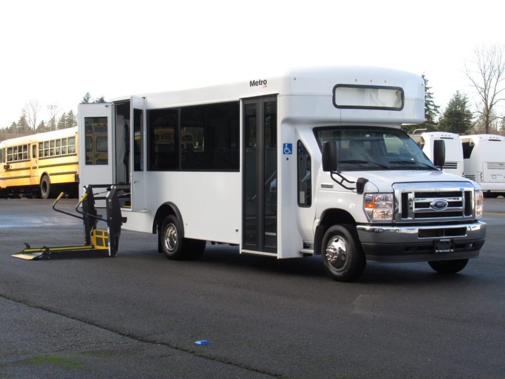 2021 Ford Metro Link 12 Passenger + 2 Wheelchair Shuttle Bus - S17938 ...
