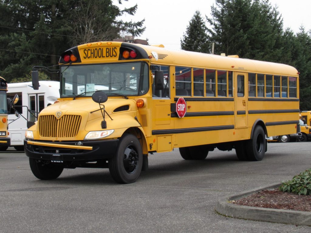 2005 International CE-300 77 Passenger Conventional School Bus - B87785 ...