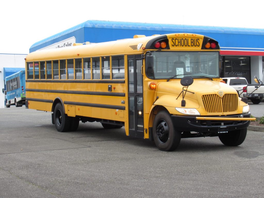 2005 International CE-300 77 Passenger Conventional School Bus - B87785 ...