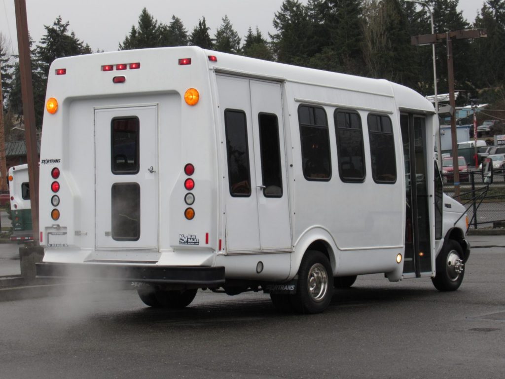 2005 Ford Startrans 14 Passenger Shuttle Bus - S24609 | Northwest Bus ...