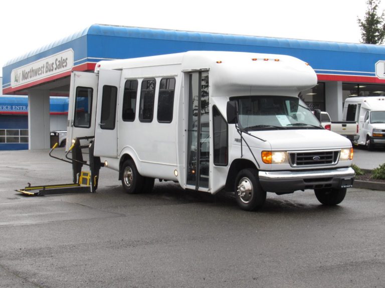 2005 Ford Startrans 14 Passenger Shuttle Bus - S24609 | Northwest Bus ...