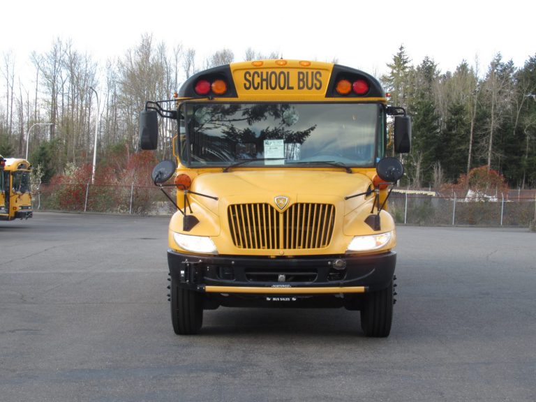 2005 International CE-300 71 Passenger Conventional School Bus - B75506 ...