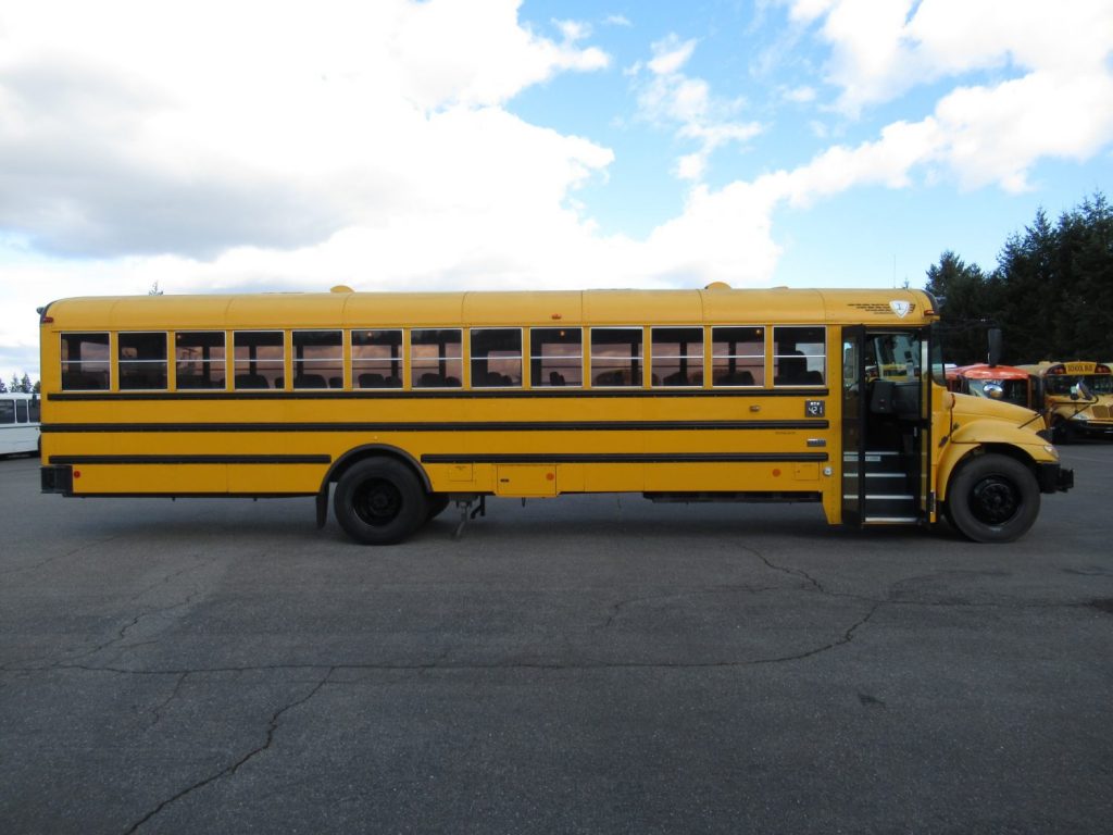 2005 International CE-300 71 Passenger Conventional School Bus - B75506 ...