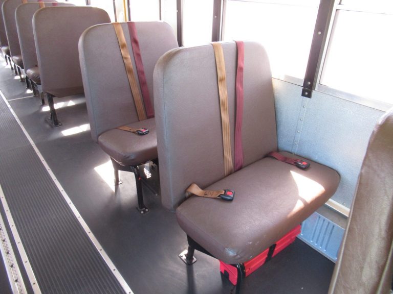 2005 IC CE-200 22+2 ADA School Bus - B87798 | Northwest Bus Sales, Inc