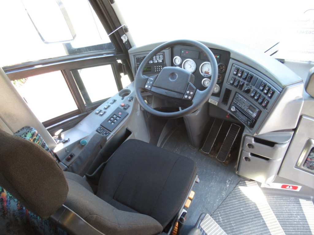 2004 MCI E4500 56 Passenger Motorcoach - C62461 | Northwest Bus Sales, Inc