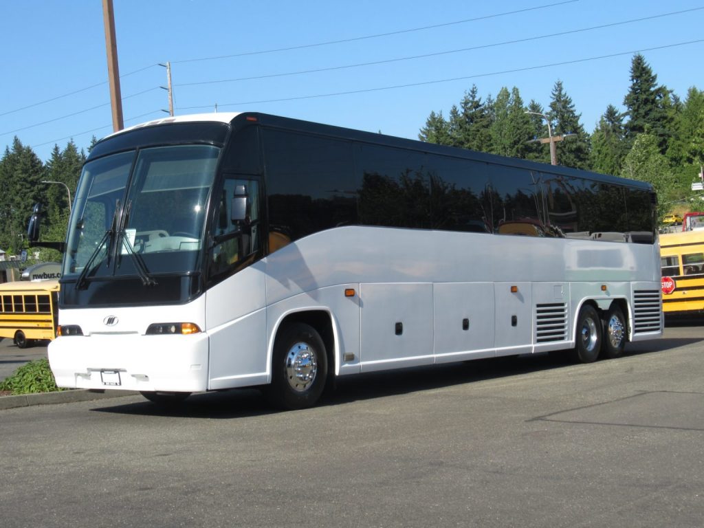 2004 MCI E4500 56 Passenger Motorcoach - C62461 | Northwest Bus Sales, Inc