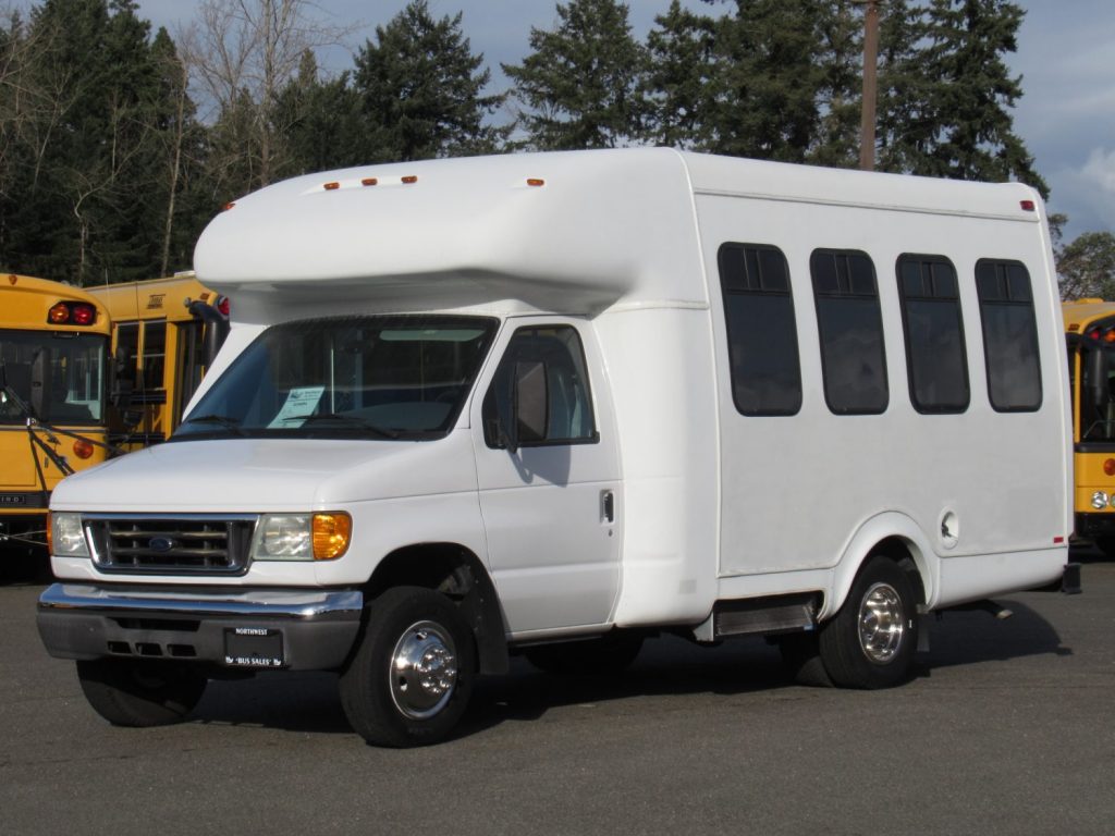 2005 Ford E-350 Startrans Senator 10 Passenger Shuttle Bus - S24694 ...