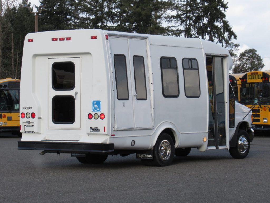 2005 Ford E-350 Startrans Senator 10 Passenger Shuttle Bus - S24694 ...