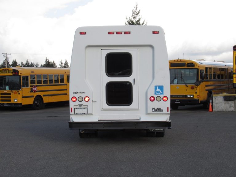 2005 Ford E-350 Startrans Senator 10 Passenger Shuttle Bus - S24694 ...