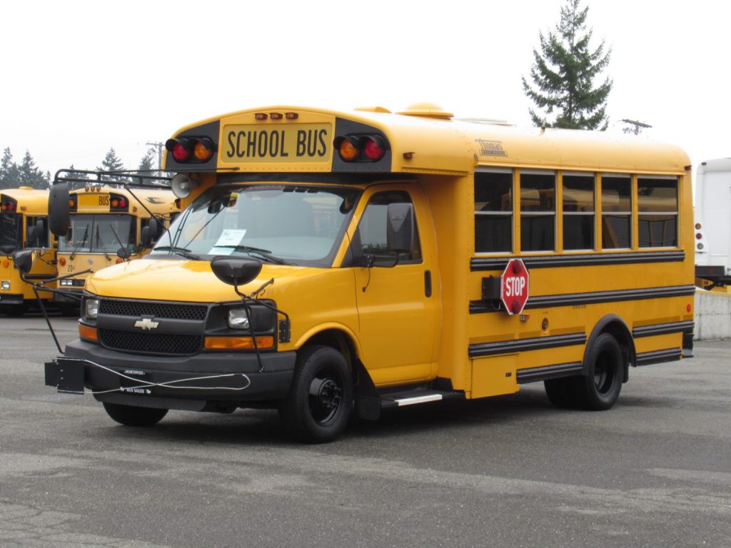 2010 Chevrolet Thomas 12 Passenger + 1 ADA School Bus - B28007 ...