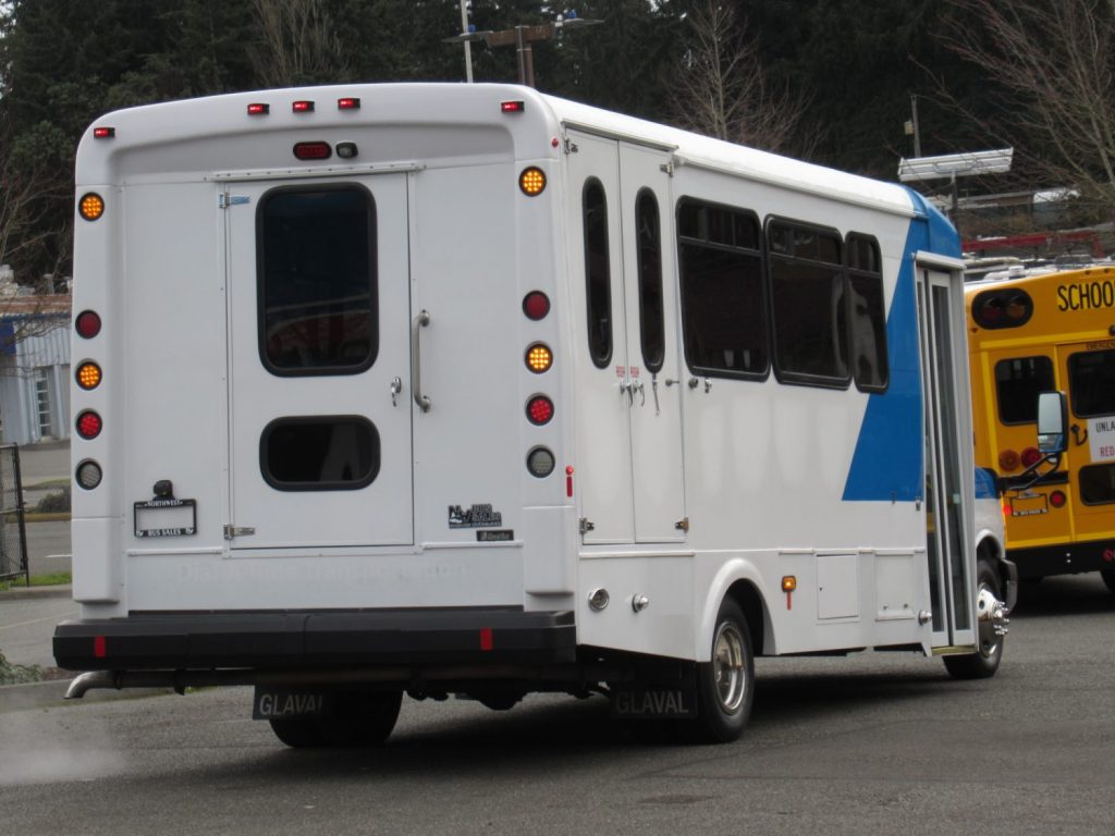 2015 Chevrolet Glaval Titan II 14 Passenger Shuttle Bus - S34432 ...
