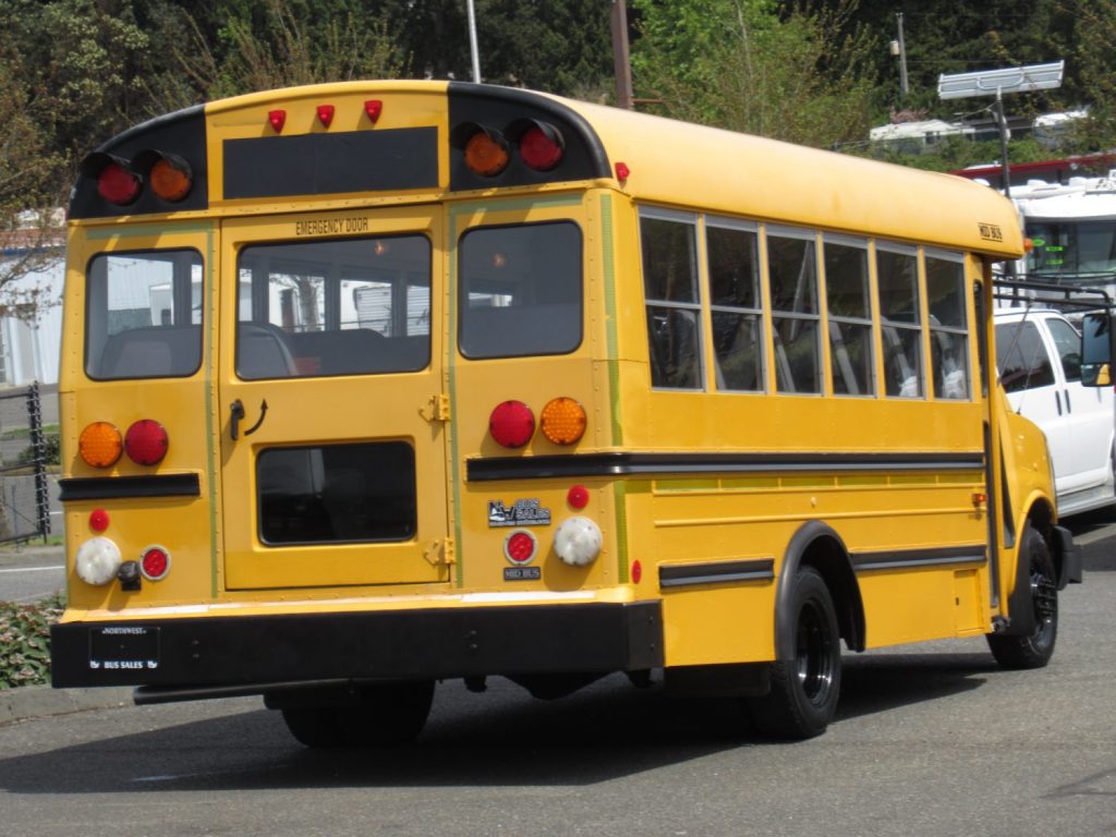 2006 Chevrolet Mid Bus Type-A 28 Passenger School Bus - B27182 ...