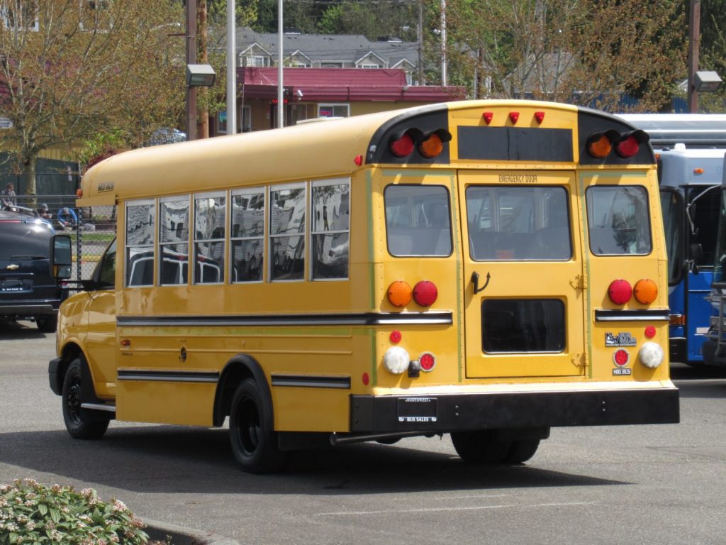 2006 Chevrolet Mid Bus Type-A 28 Passenger School Bus - B27182 ...