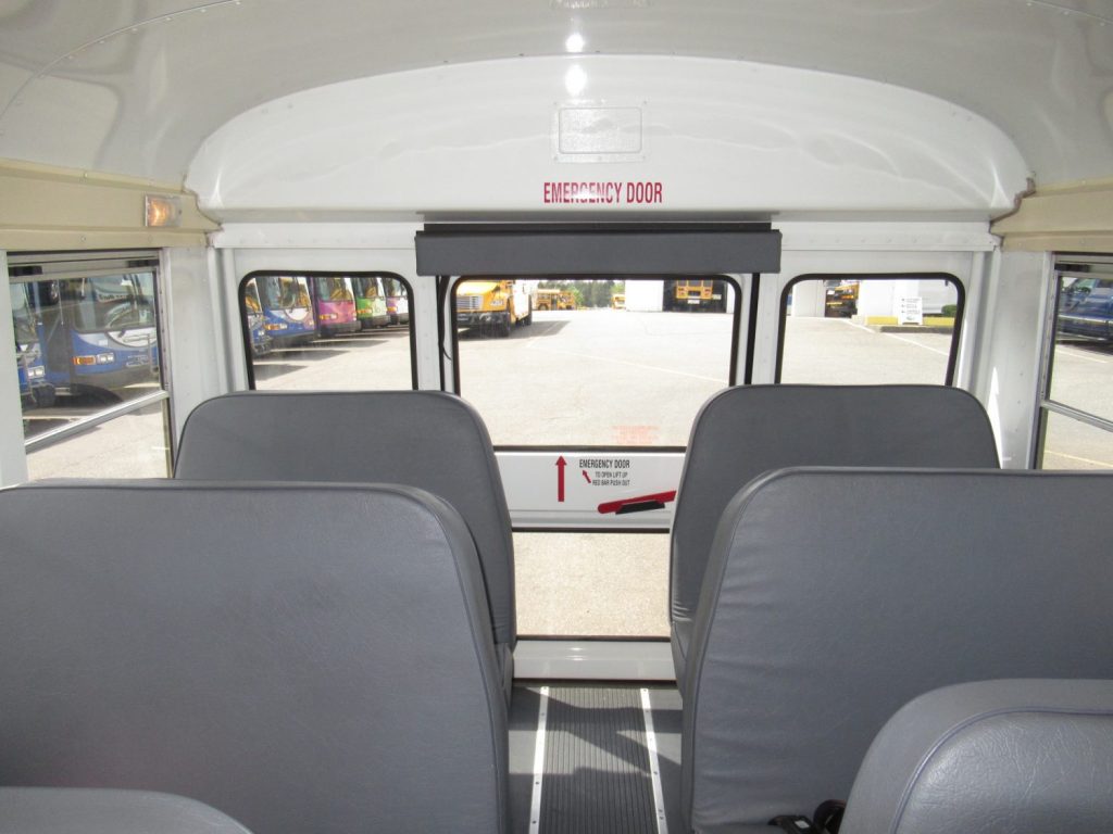 2006 Chevrolet Mid Bus Type-A 28 Passenger School Bus - B27182 ...