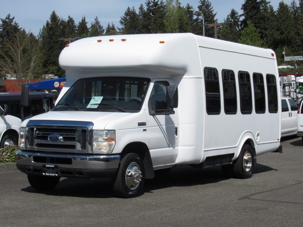 2009 Ford StarTrans Senator 14 Passenger + Interior Luggage Shuttle Bus ...
