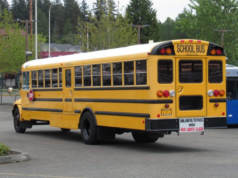 2005 IC CE-200 61 Passenger School Bus - B82283 | Northwest Bus Sales, Inc