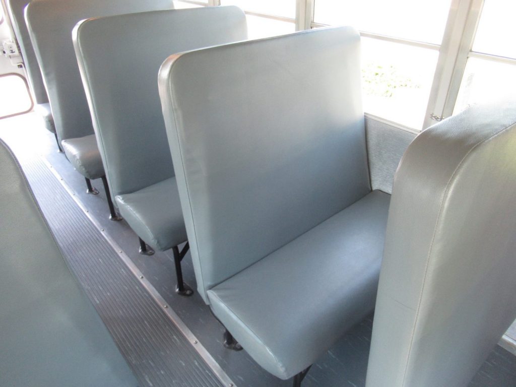 2010 Chevrolet Thomas 4x4 26 Passenger 4 Wheel Drive School Bus ...