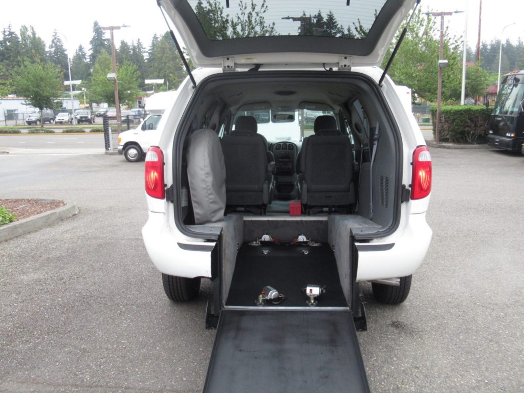 2006 Dodge Caravan Vision by Viewpoint Mobility 3+1 ADA Van - S59333 ...