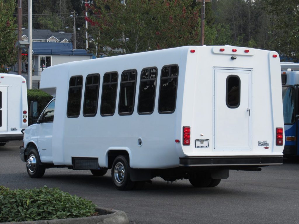 2010 Chevrolet Diamond 20 Passenger ADA Shuttle Bus - S03638 ...