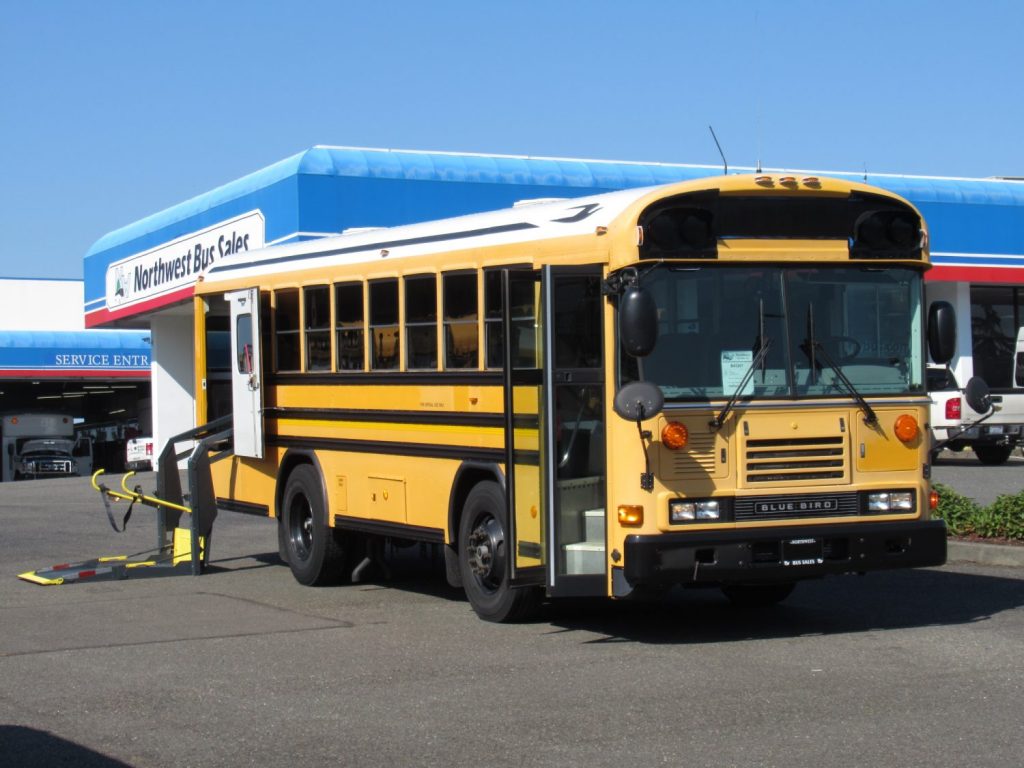 2007 Blue Bird All American 20 Passenger + 2 Wheelchair Short School ...