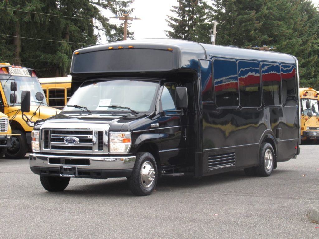 2008 Ford General Coach 25 Passenger Shuttle Bus - S43962 | Northwest ...