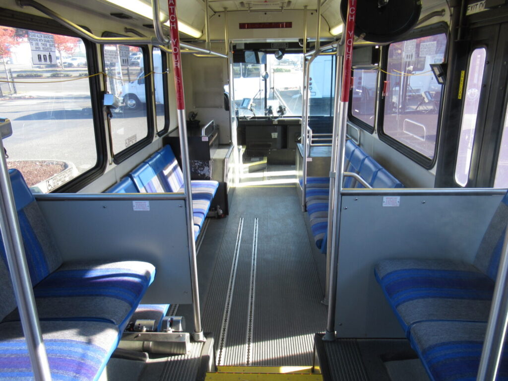 2007 Gillig Low Floor 23 Passenger ADA Transit Bus - T91378 | Northwest ...