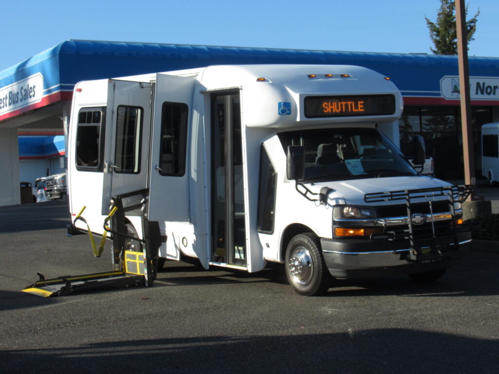 2010 Chevrolet Startrans 17 Passenger ADA Shuttle - S22100 | Northwest ...
