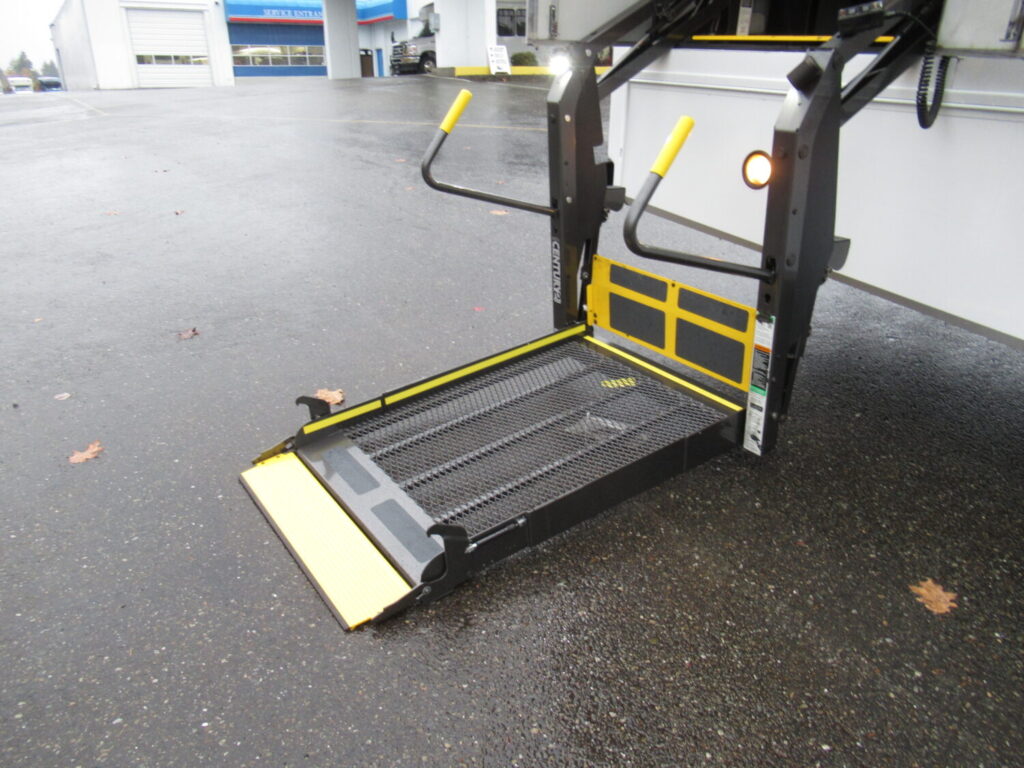 2014 Freightliner Glaval Apollo 35 Passenger ADA Shuttle - SJ7345 ...