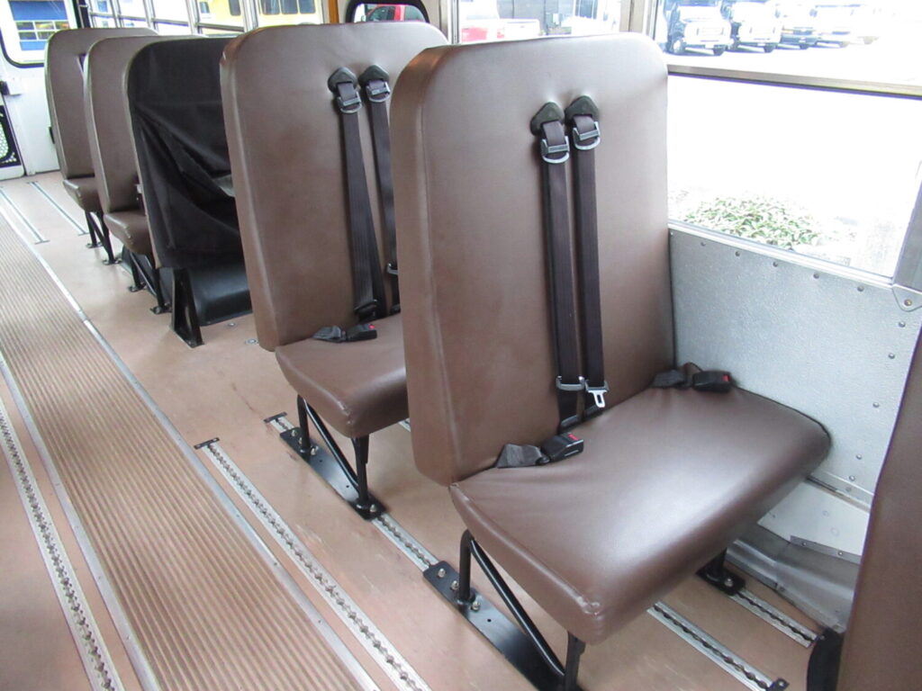 2009 Blue Bird All American 22 Passenger + 1 Wheelchair Short School ...