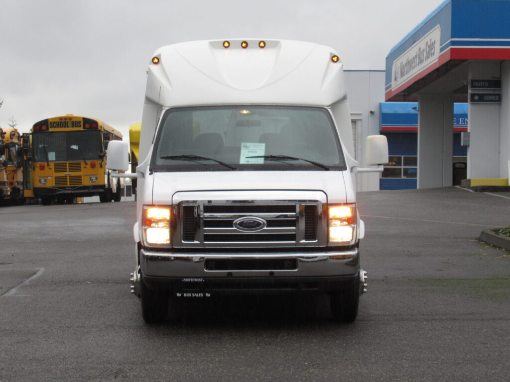 2015 Ford Starcraft Starquest 14 Passenger Shuttle Bus - S16016 ...