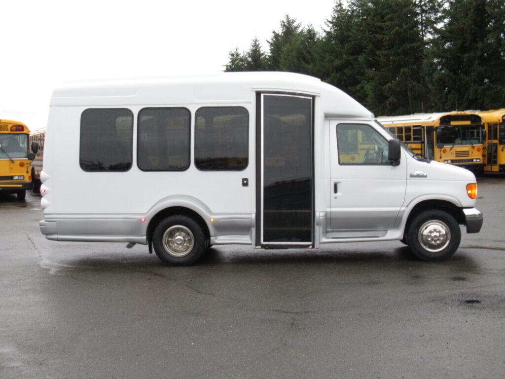 2006 Ford E-350 Turtle Top Van Terra 13 Passenger Shuttle Bus - S24248 ...