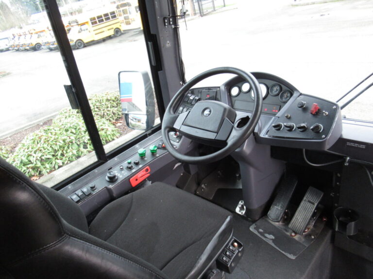 2005 New Flyer Invero D40i 37 ADA Transit Bus - T28153 | Northwest Bus ...
