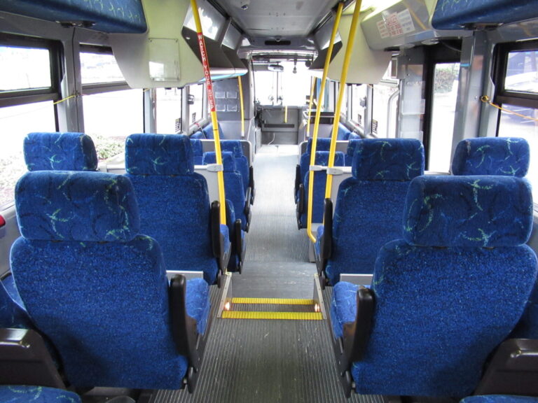 2005 New Flyer Invero D40i 37 ADA Transit Bus - T28148 | Northwest Bus ...