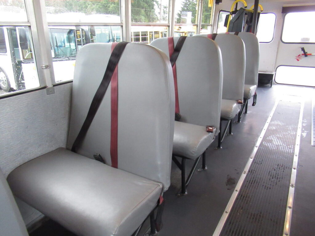 2007 Thomas Freightliner FS65 14 Passenger + 2 Wheelchairs School Bus ...